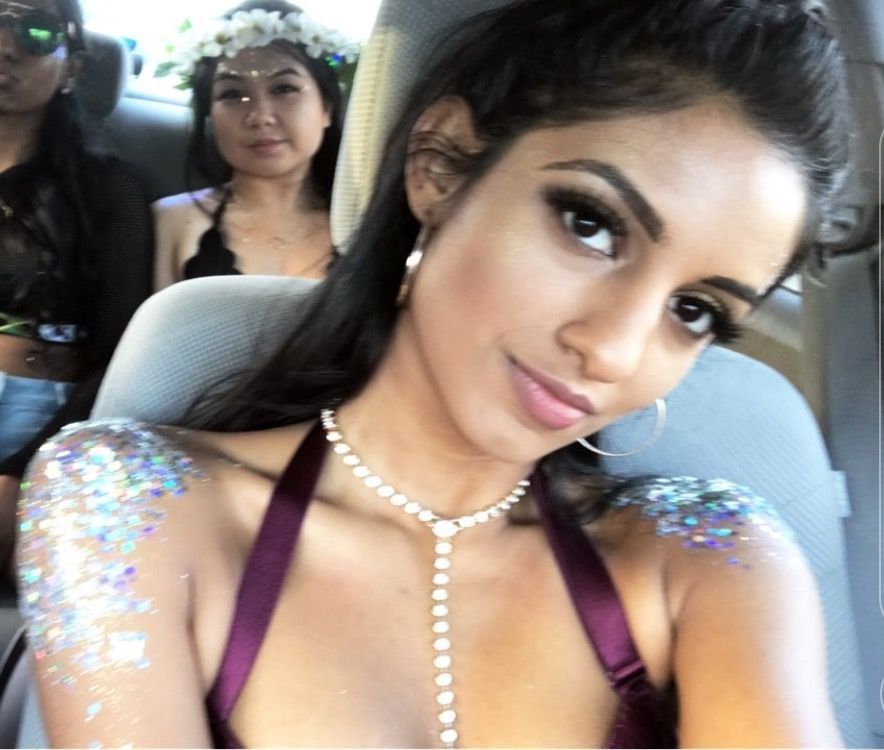 All that glitter | Scrolller