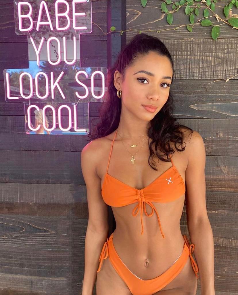 Ally Rossel | Scrolller