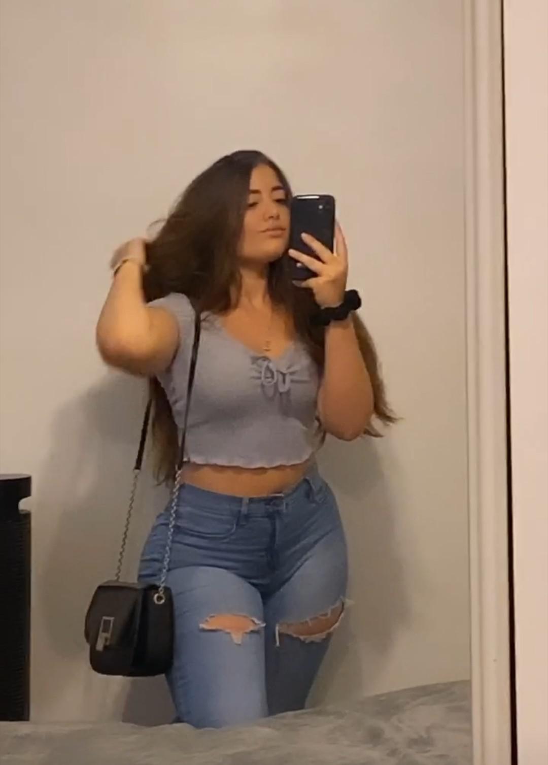 Alyssa 💊 | Scrolller