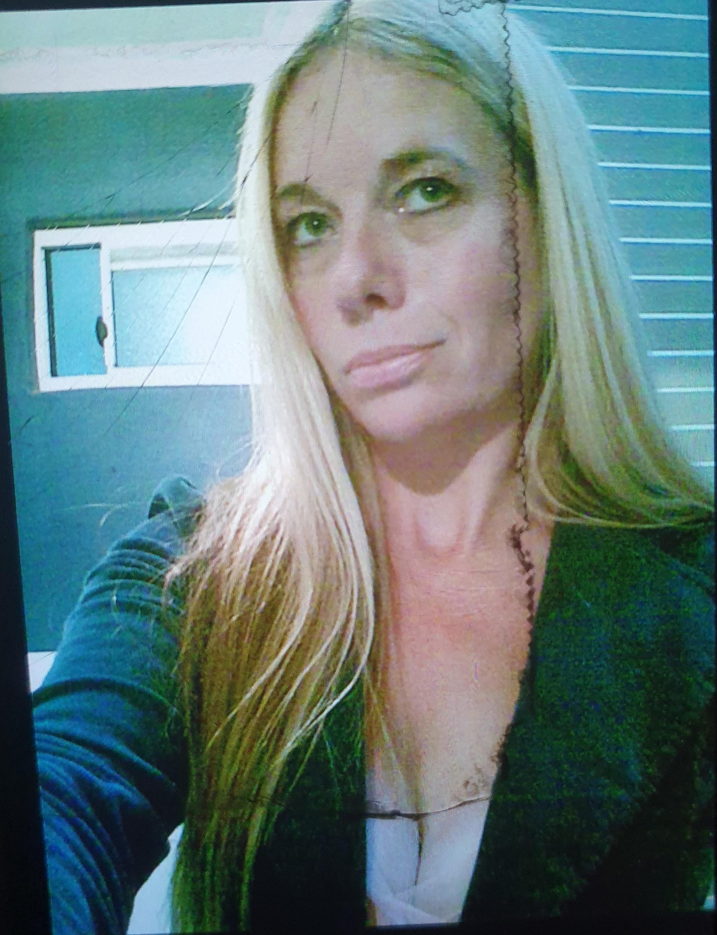 Am I breedable🖤 | Scrolller