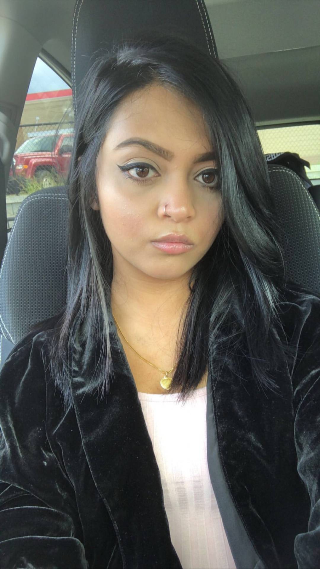 Am I Pretty? | Scrolller