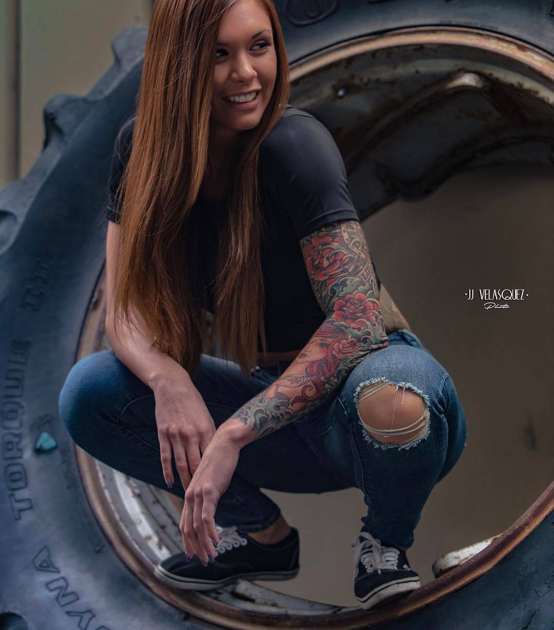Amanda Chu "Casually chillin in a tire..." | Scrolller