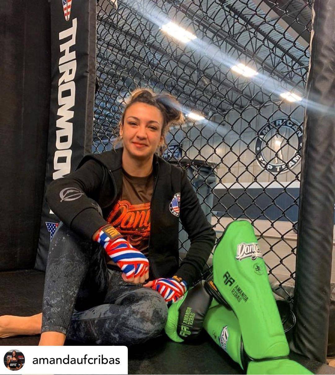 Amanda Ribas | Scrolller