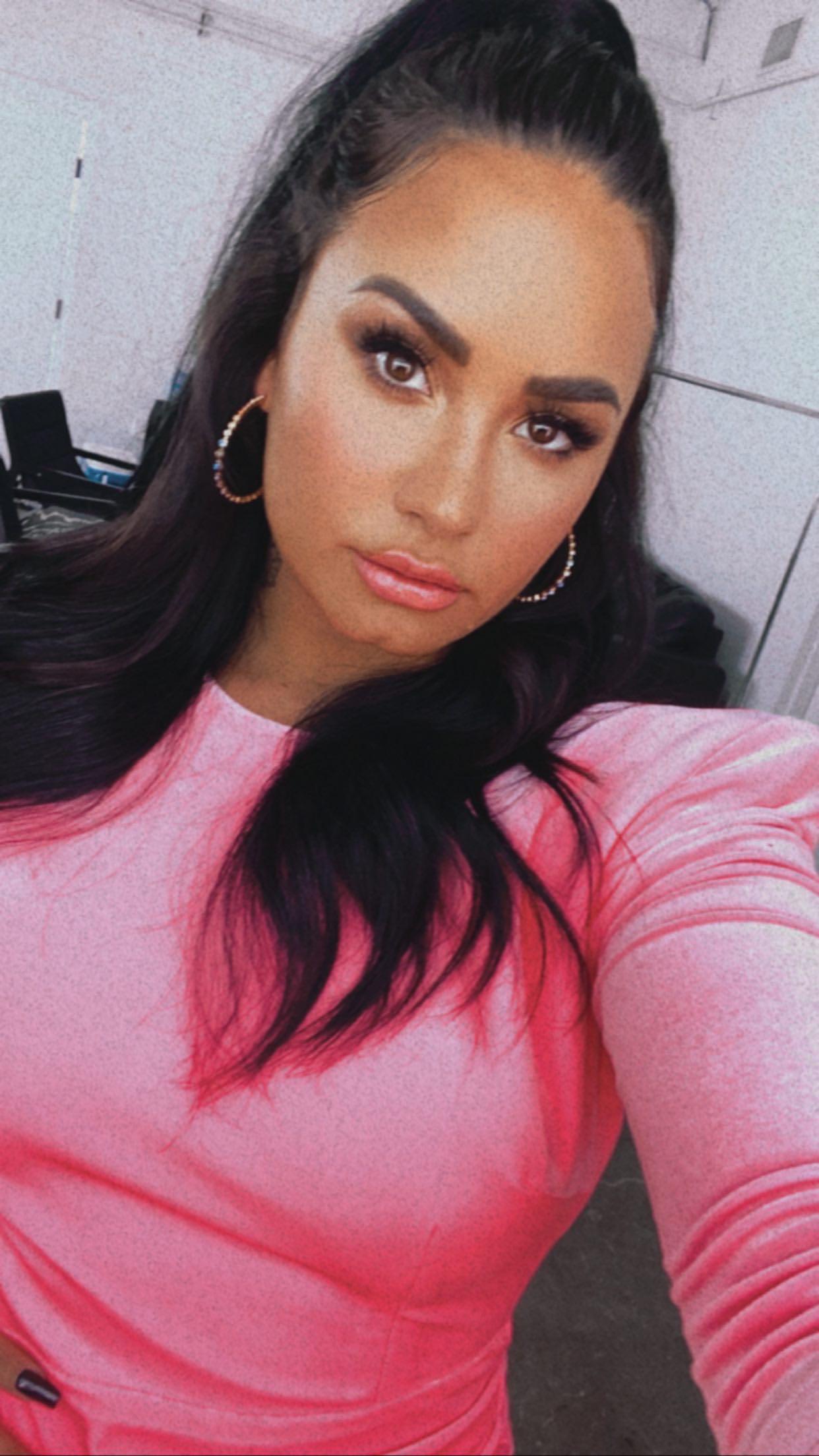 amazing lips | Scrolller