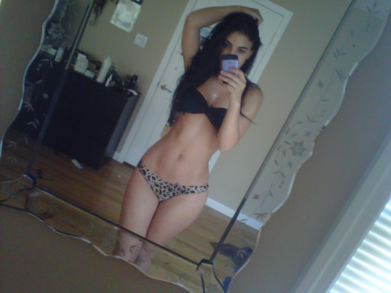 Discover more like Fapb4momgetshome: Brunette. Amazing Hip to Waist Ratio. and Related Content ...