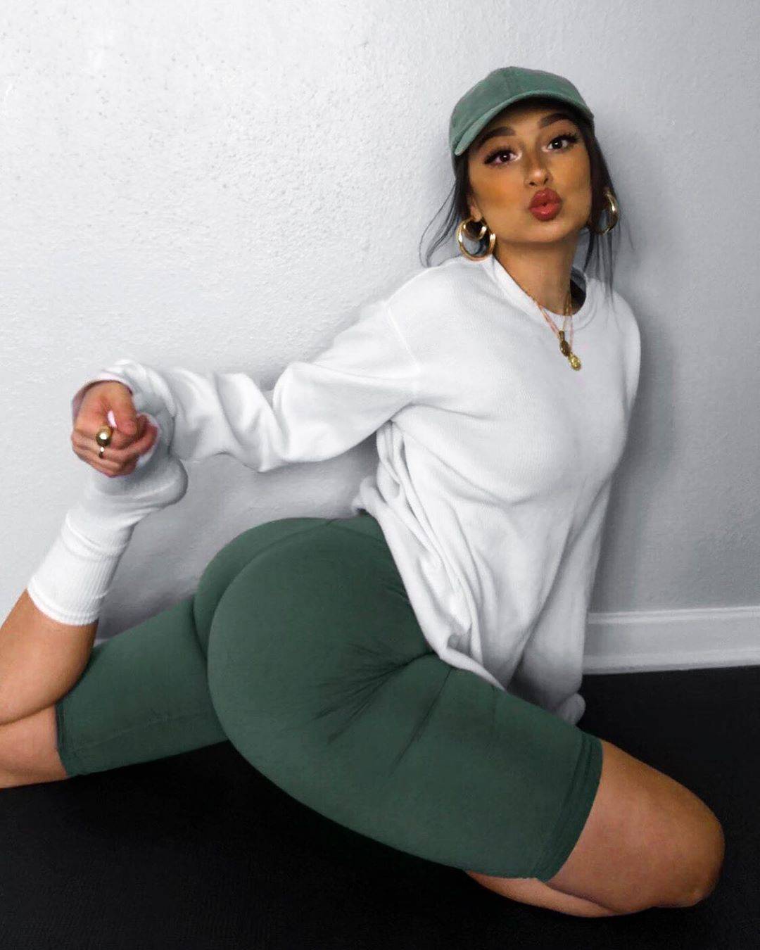 Amber Gianna = assests | Scrolller