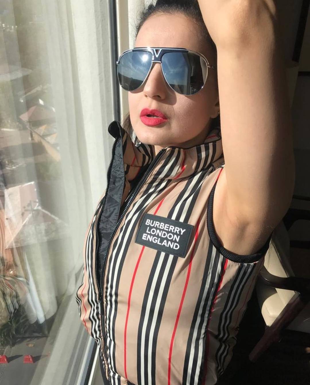 Ameesha patel milfy armpit expose | Scrolller