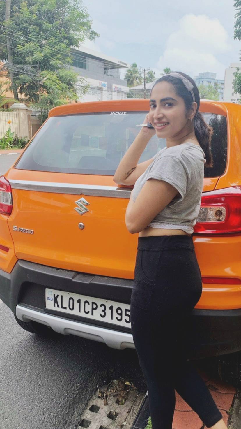 Ameya showing 🍑 curve | Scrolller