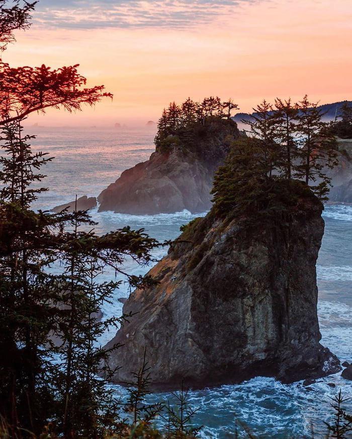 An extraordinary perspective of the Oregon Coast | Scrolller