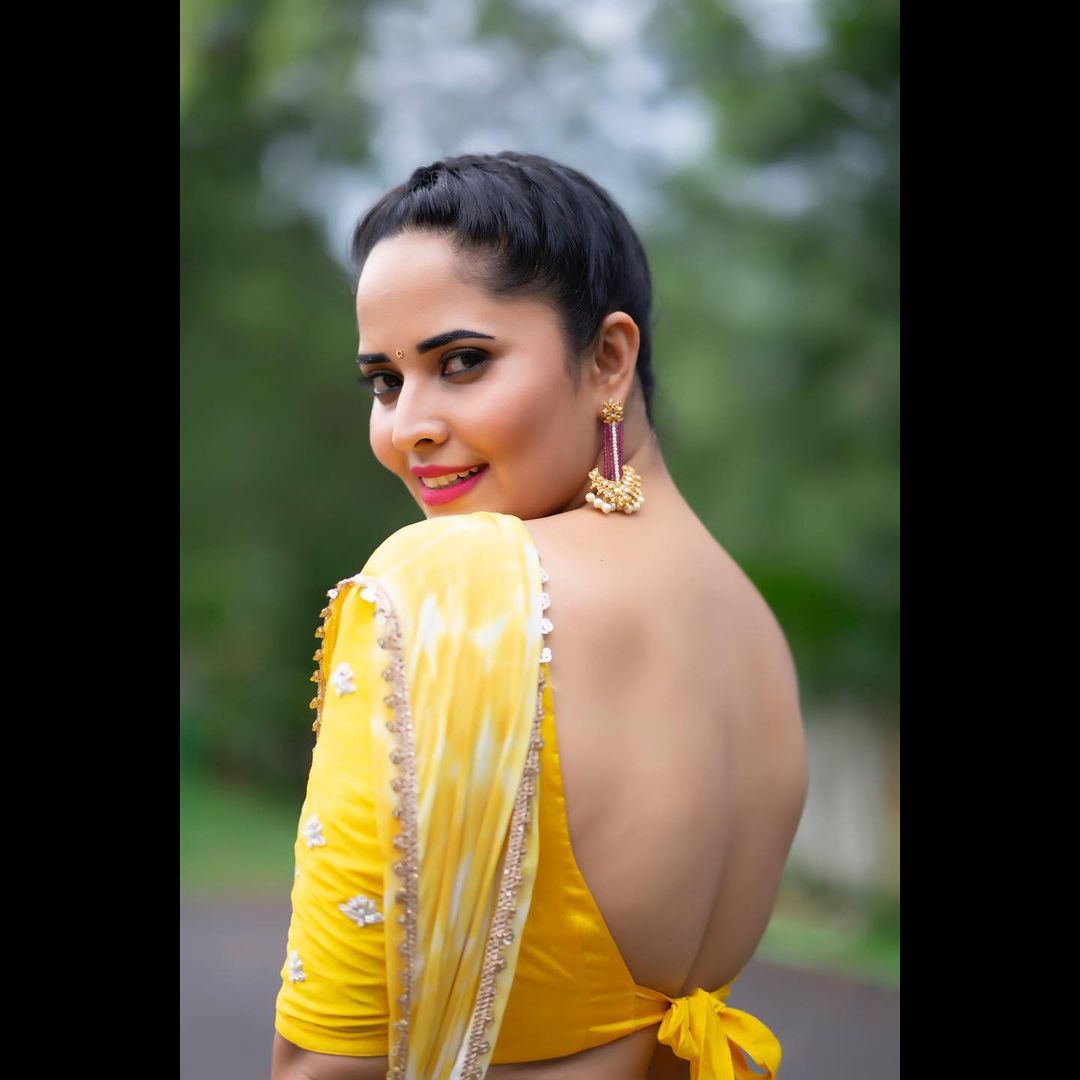 Anasuya is such an underrated milf | Scrolller