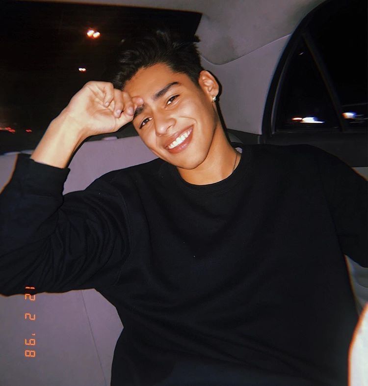 Andrew Davila | Scrolller