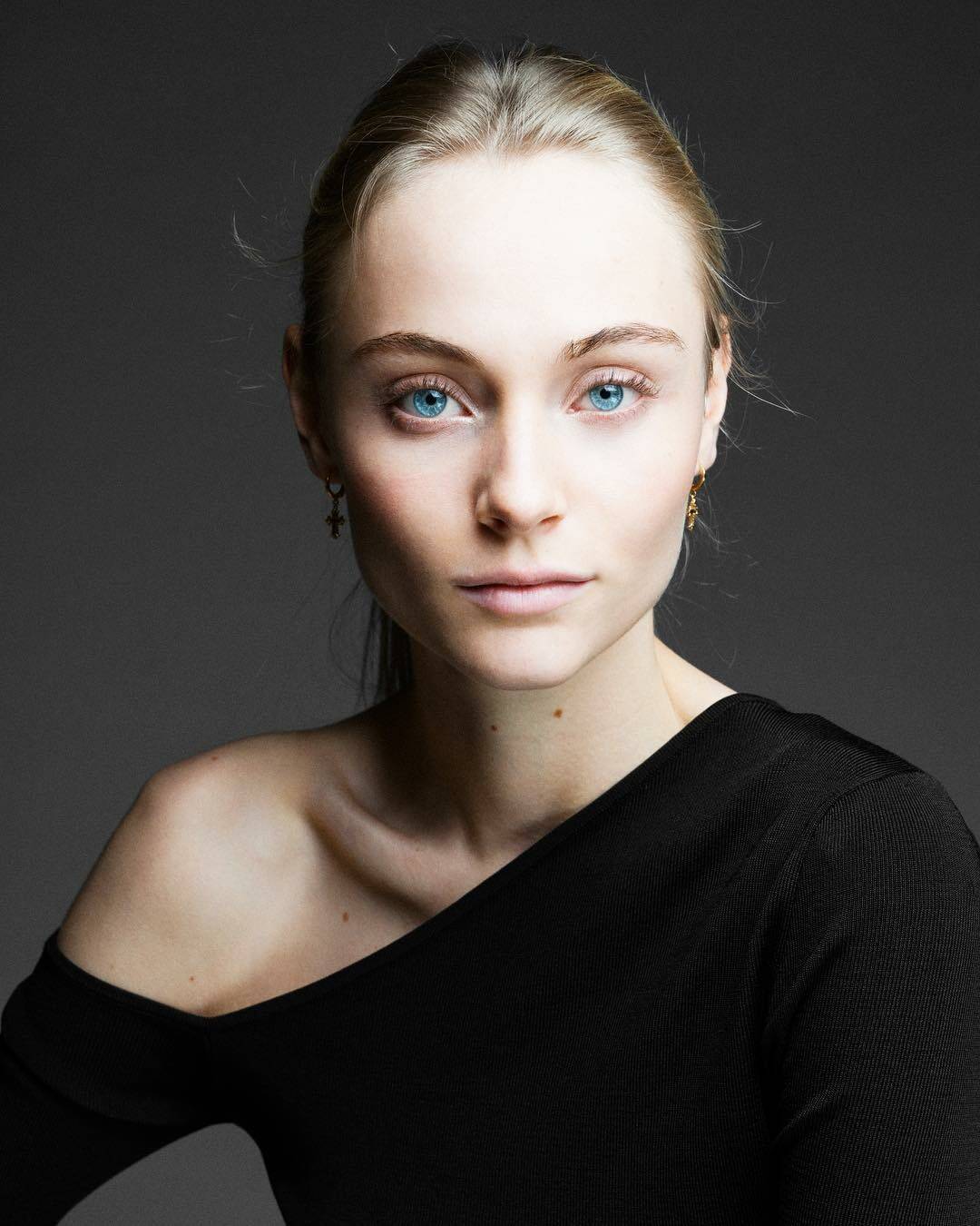 Anna-Sophia Evers | Scrolller