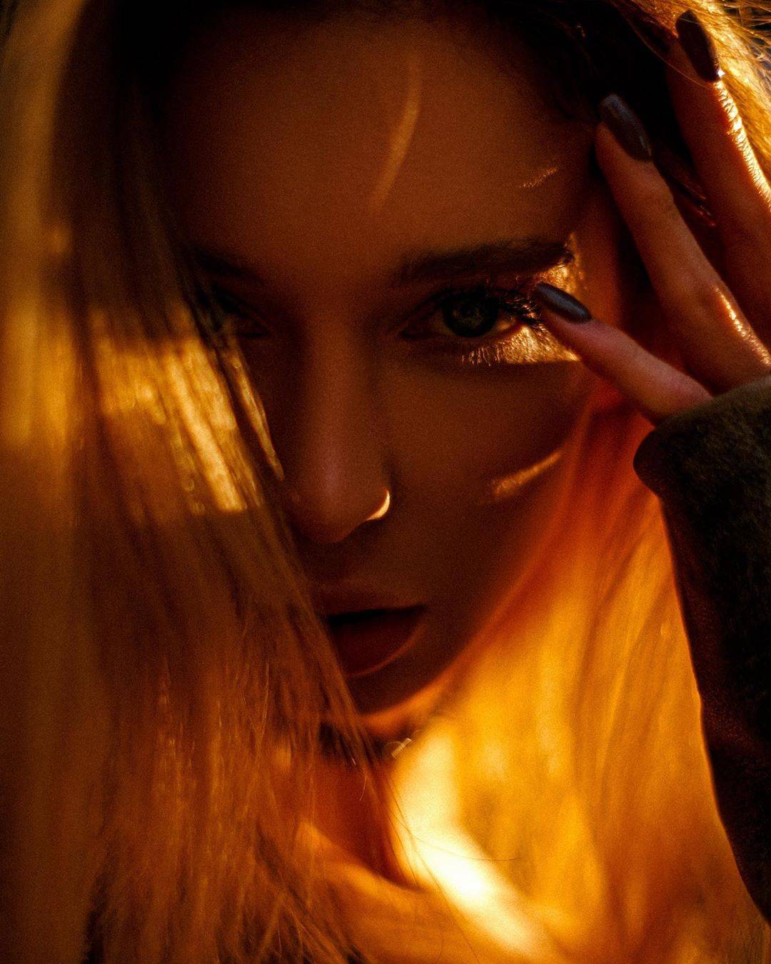 Anna Tsaralunga | Scrolller