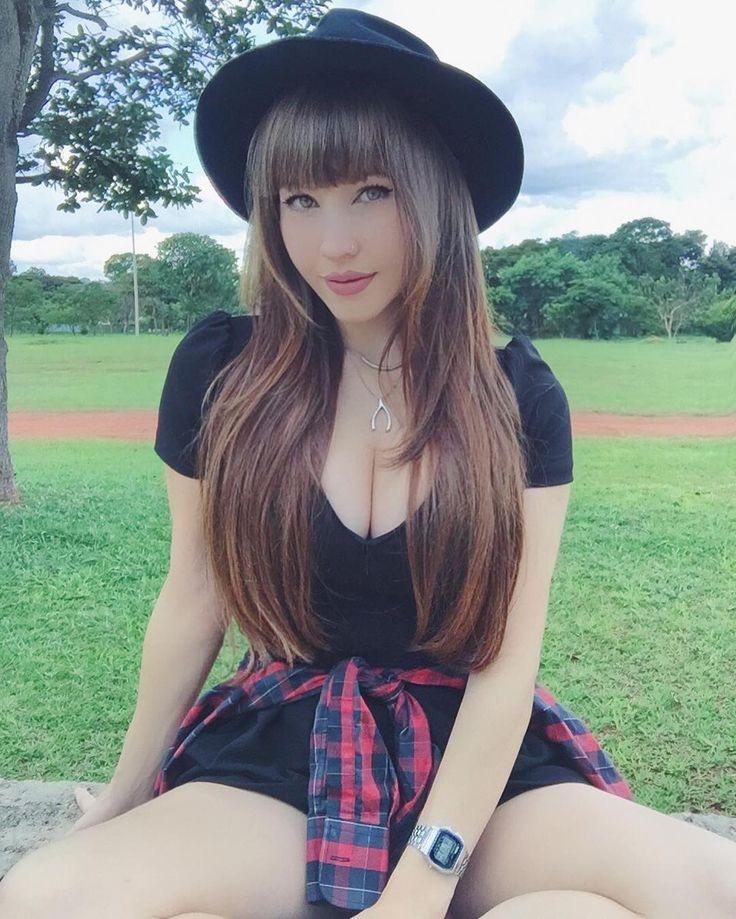 Anne Faria | Scrolller