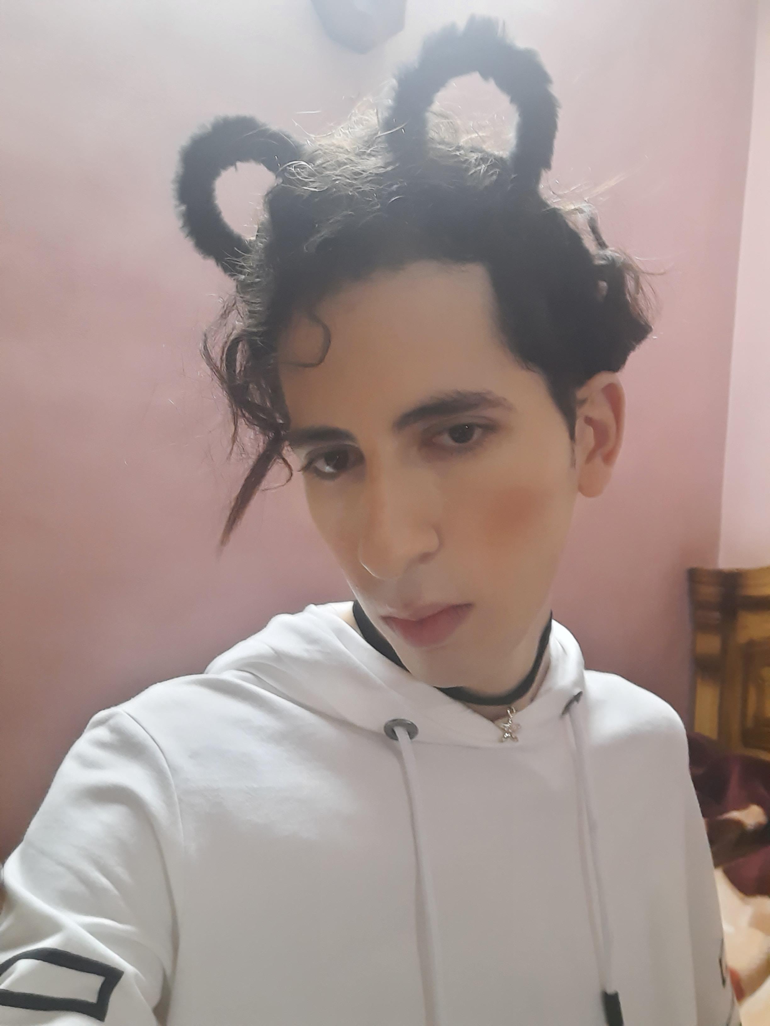 another pic of me with the rabbit ears. | Scrolller