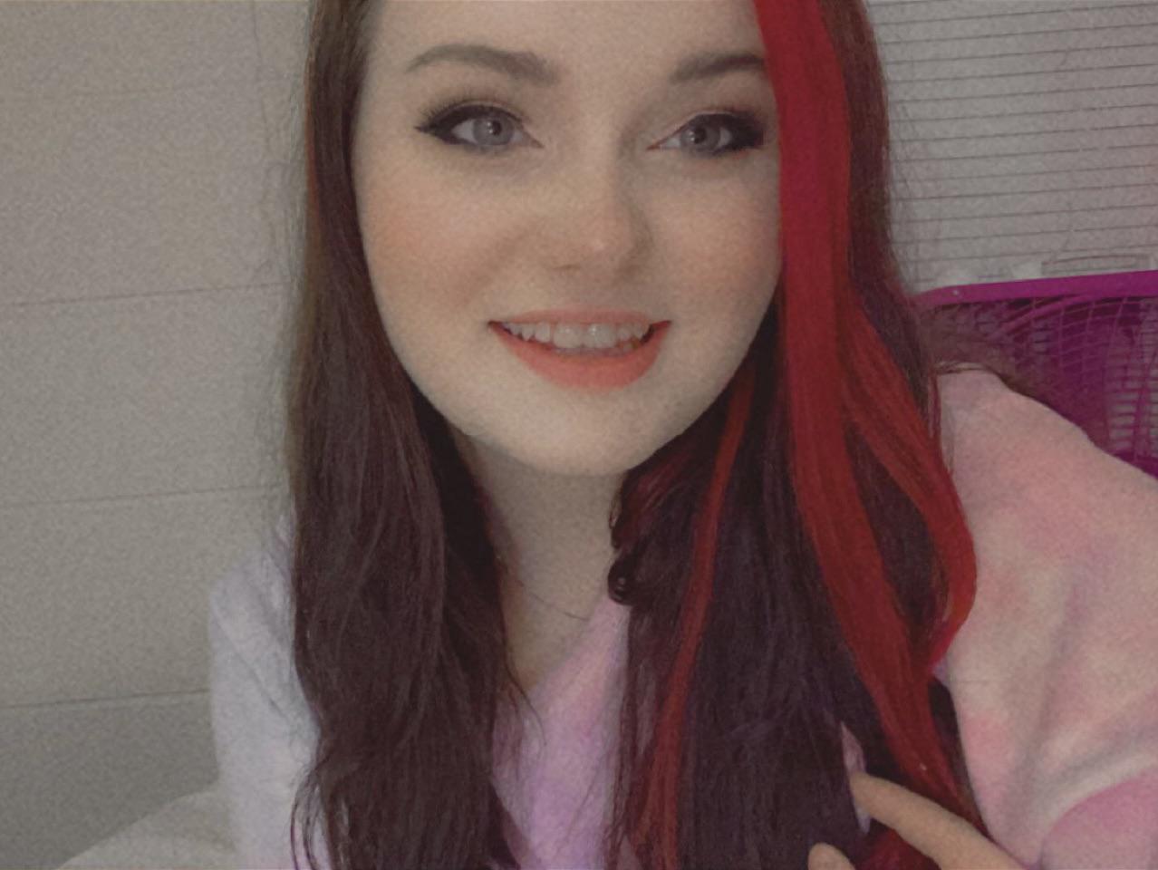 another smile pic👉👈 | Scrolller