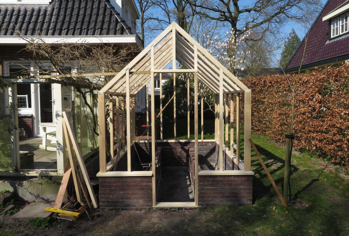 Another step forward: cutting and assembing the wood (accoya). When everything fits and is ready ...