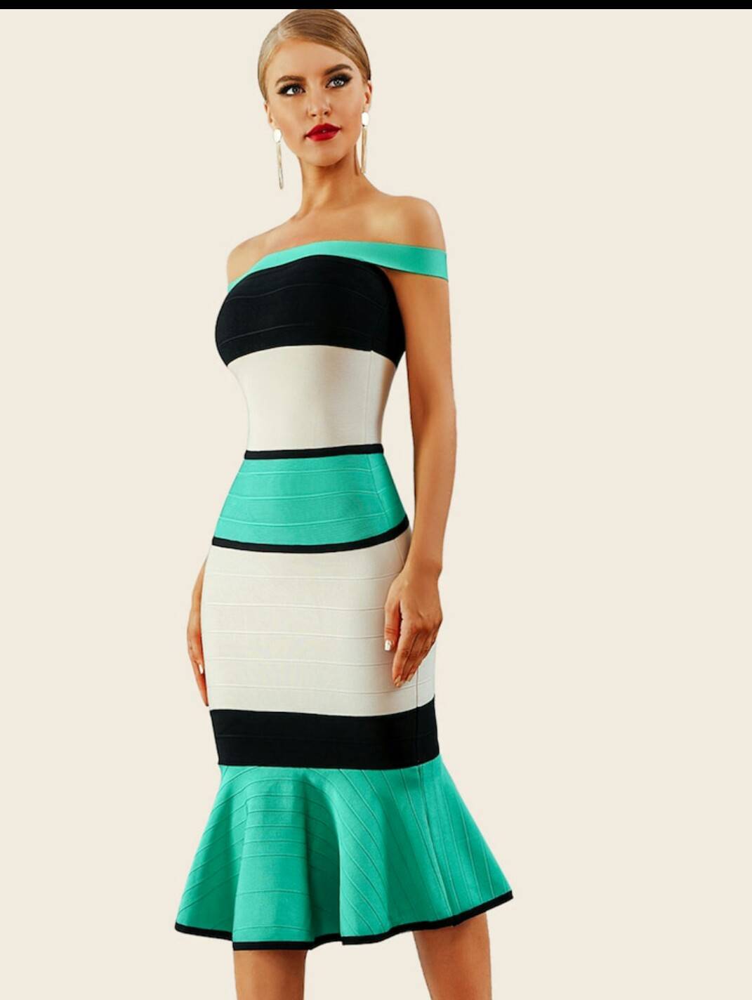 Another unrealistic body expectation set by the fashion industry. Model ... Another unrealistic body expectation set by the fashion industry. Model ...
