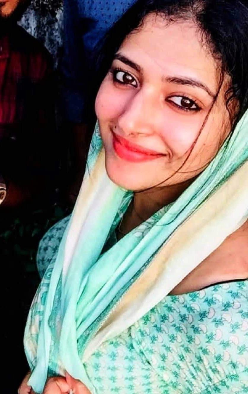 Anu Sithara | Scrolller