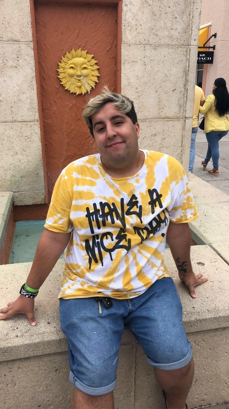 Any chubs willing to sit on my face ?? Hit me up | Scrolller