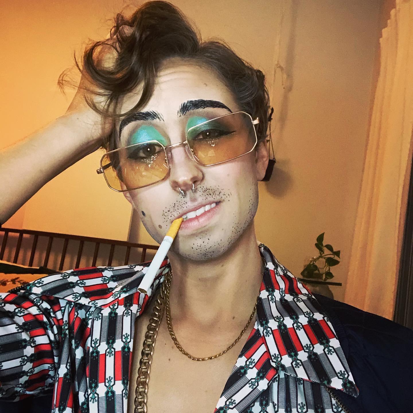 Any love for a king? (@leggy_benny) | Scrolller