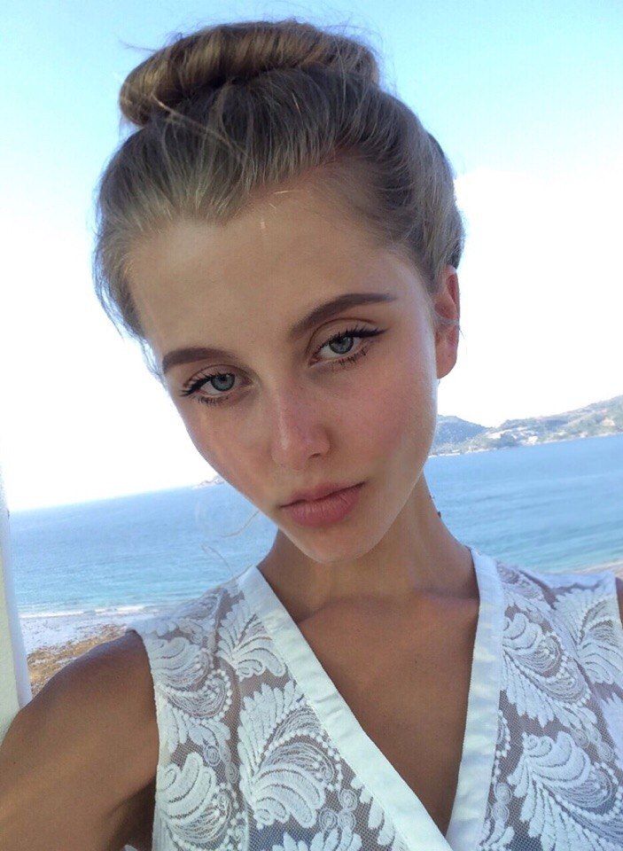 Anya General | Scrolller