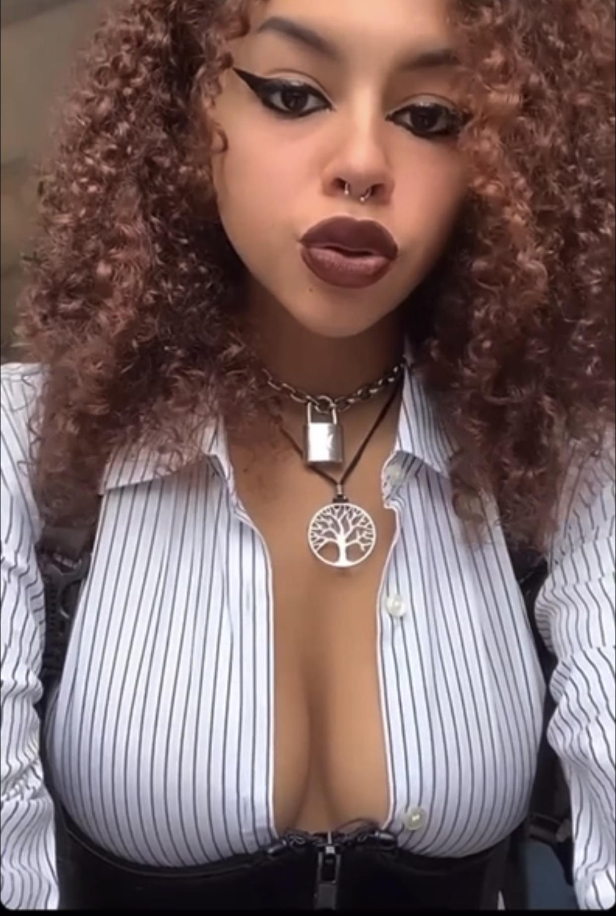 Anybody Wanna Caption This Beauty Kik Hrry23 Scrolller