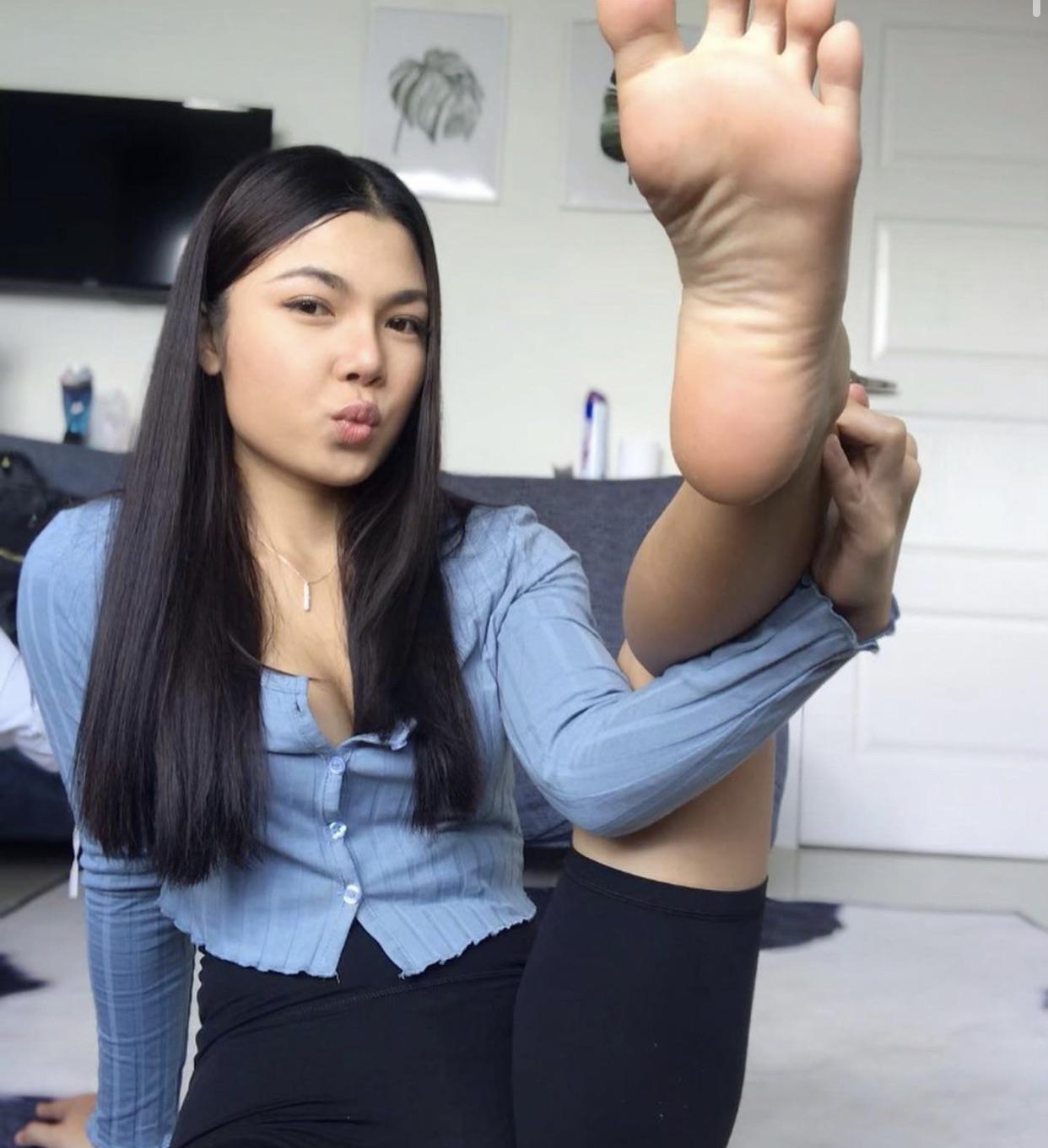 ANYONE GOT HERE ONLY FANS? | Scrolller