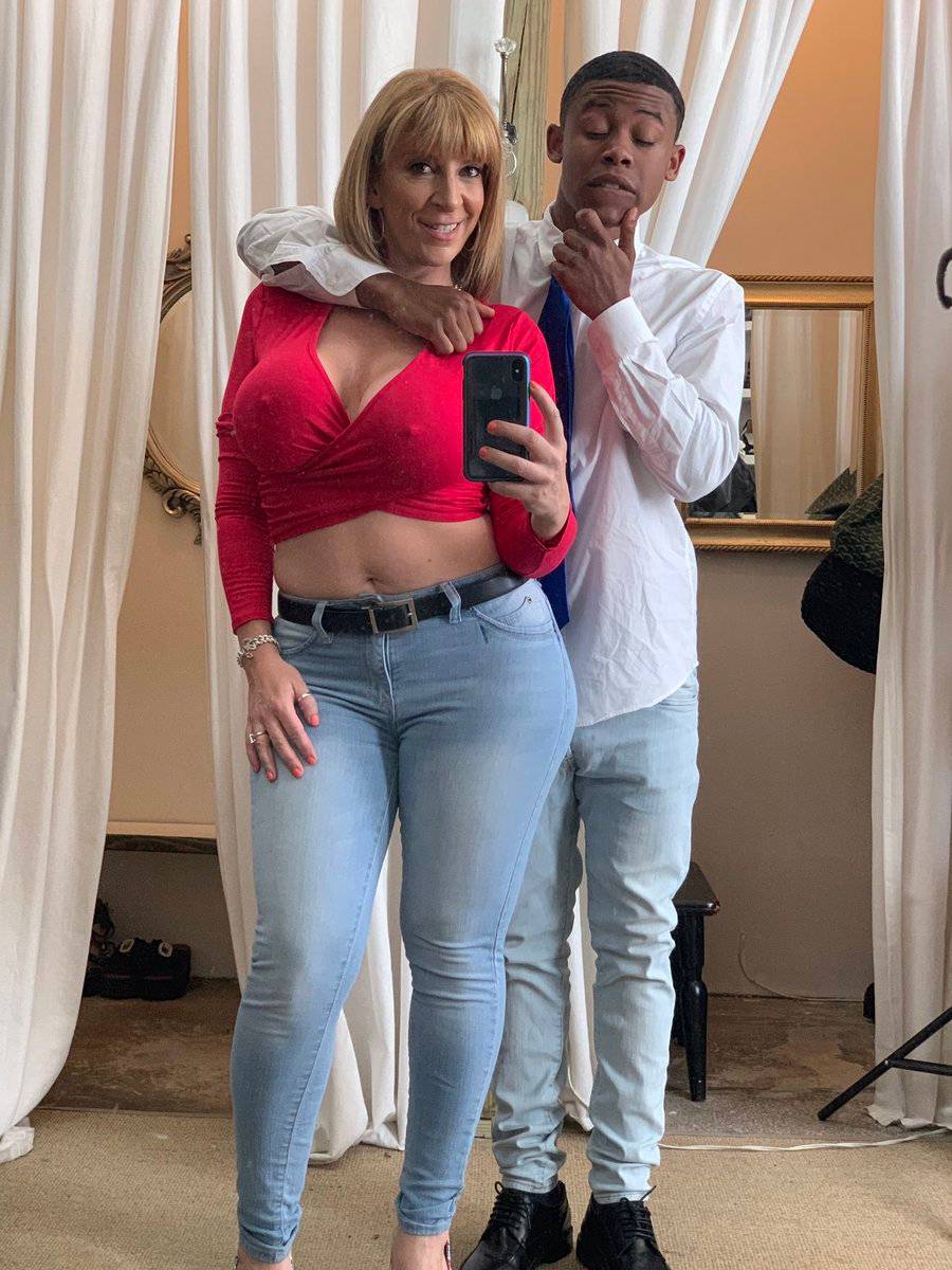 Anyone know when her new Brazzers scene drops? | Scrolller