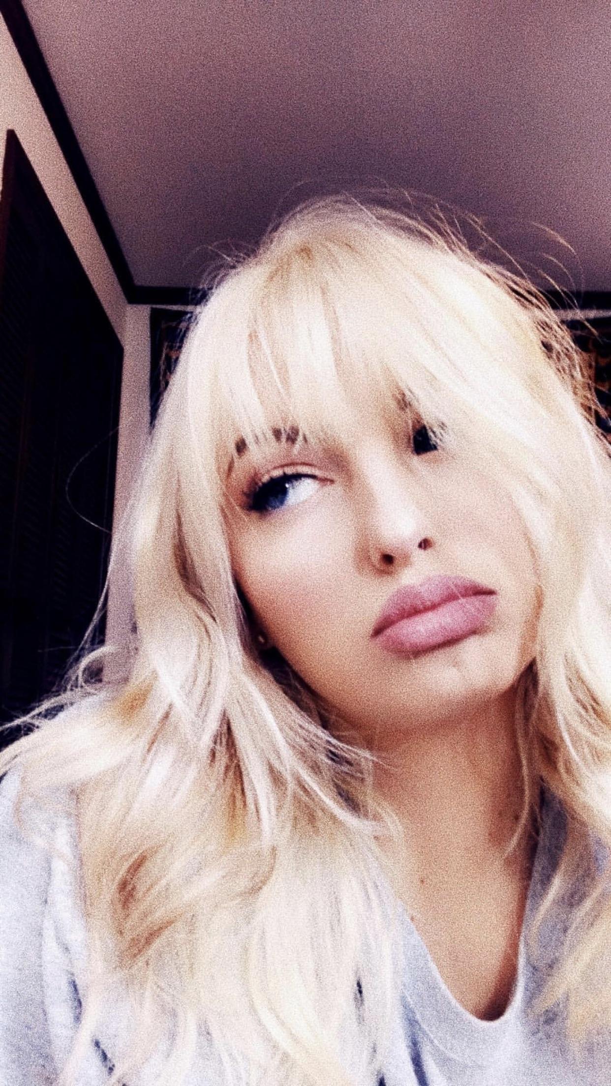 Anyone notice how amazing her lips are ? | Scrolller Anyone notice how amazing her lips are ? | Scrolller