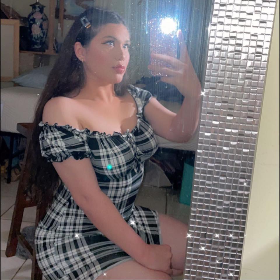 Anything on viana Flores | Scrolller