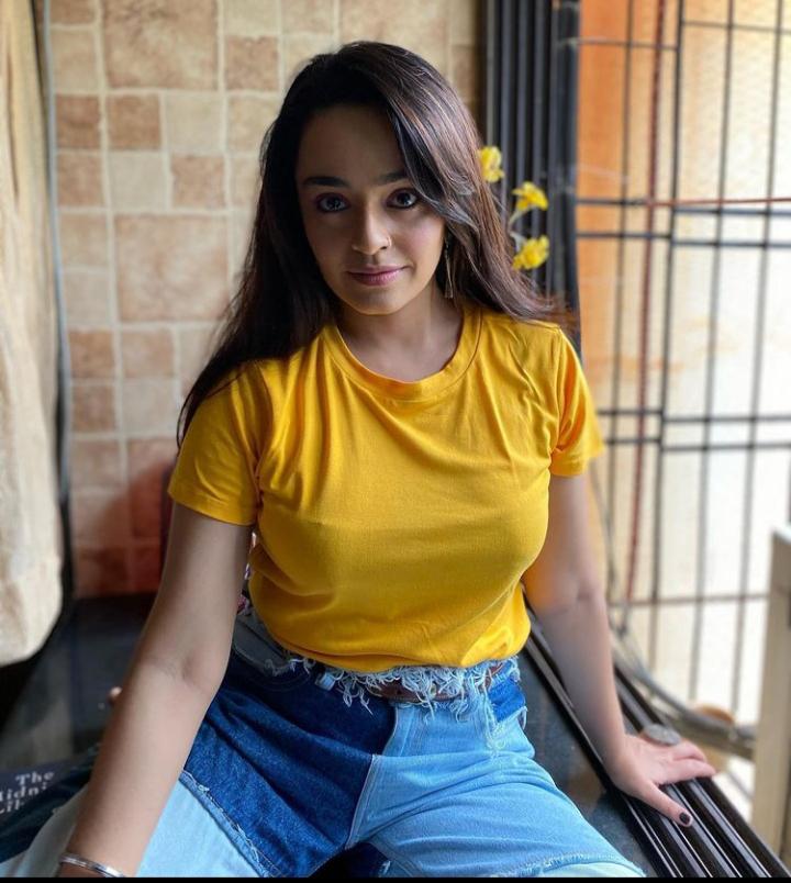 Apoorva Arora and her huge rack | Scrolller