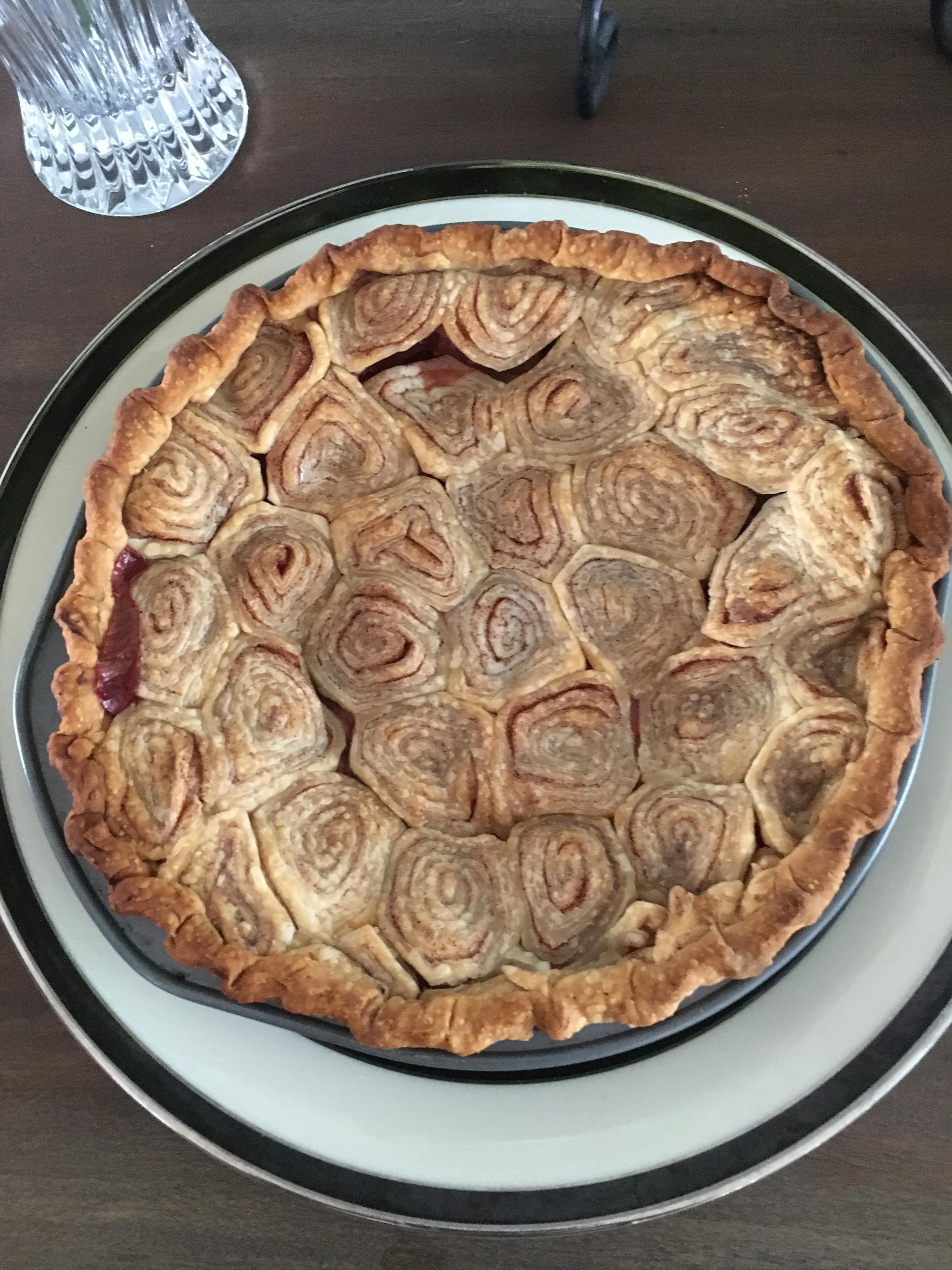 Apple pie with cinnamon roll crust | Scrolller