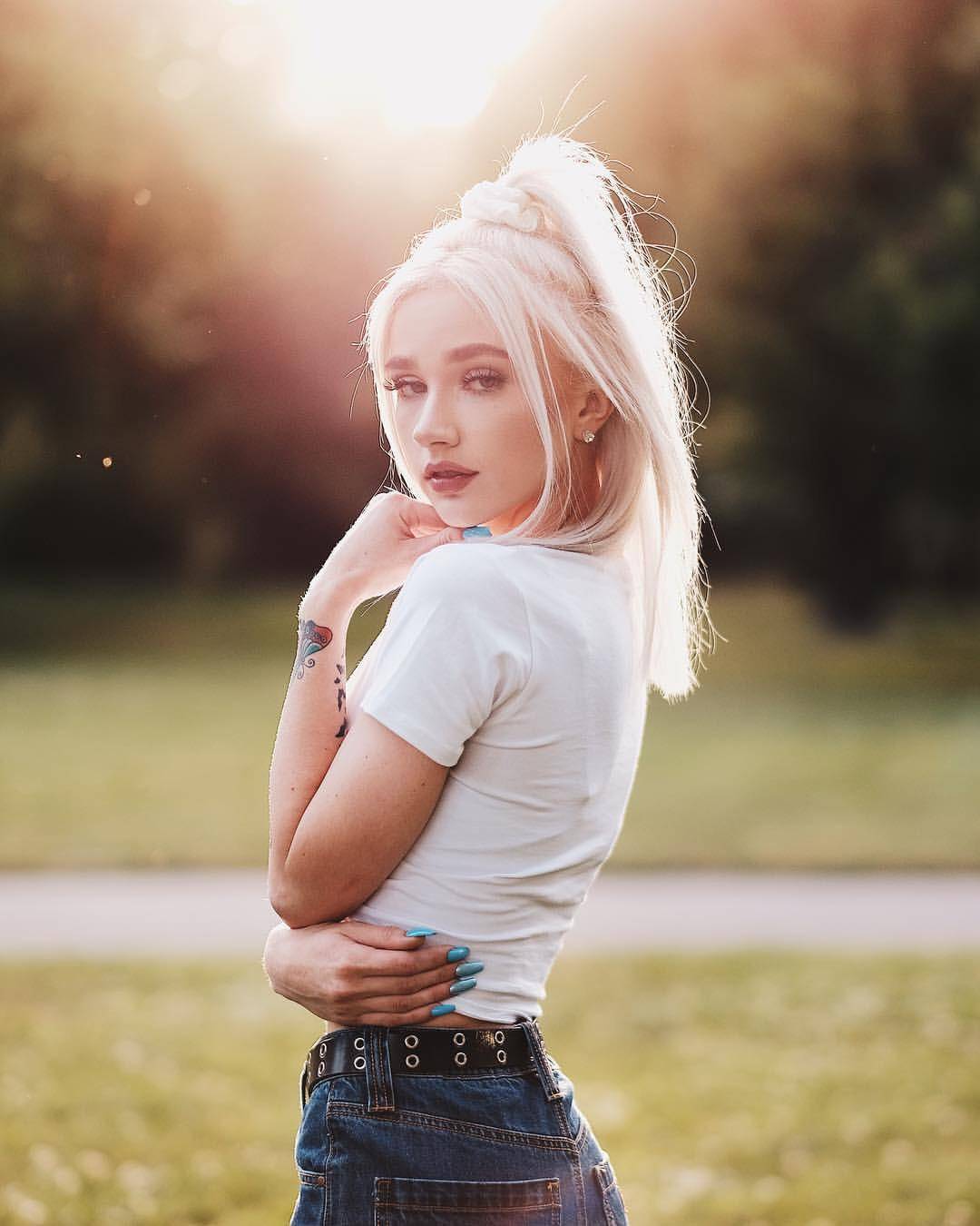 April Jayne [irtr] | Scrolller