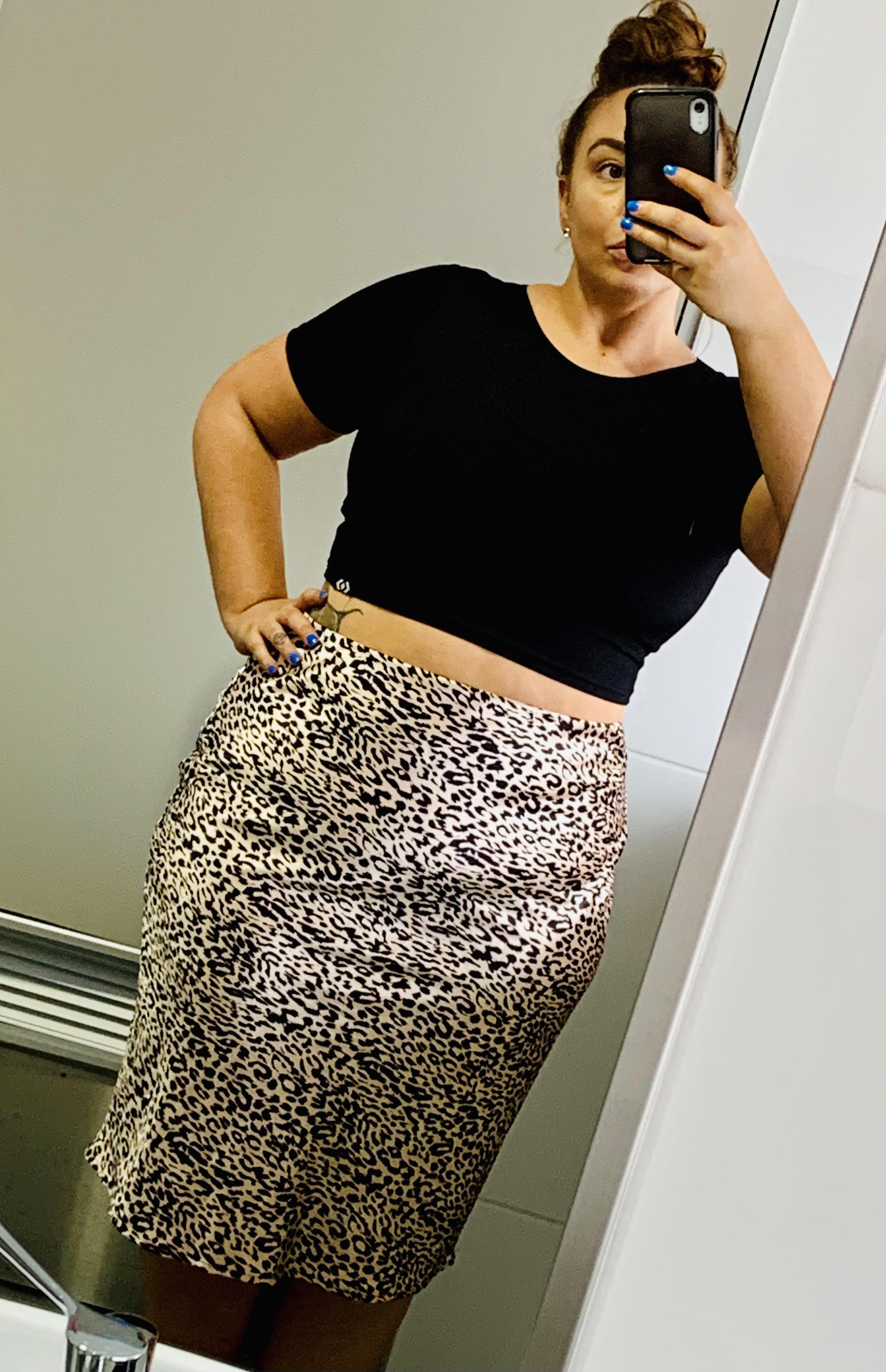 are my curves amazing tho? Xo | Scrolller