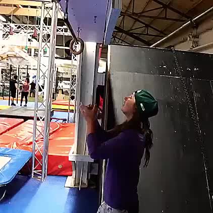 Are these finger pull-ups? | Scrolller