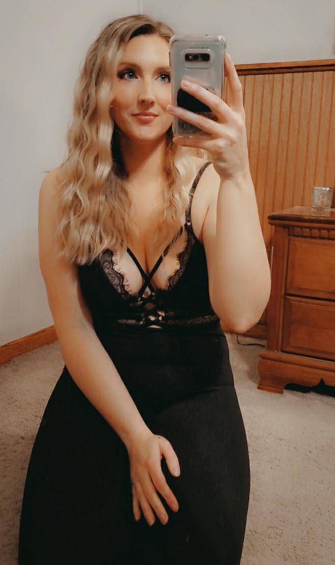 Are ya'll just staring at your reddit feed too? | Scrolller