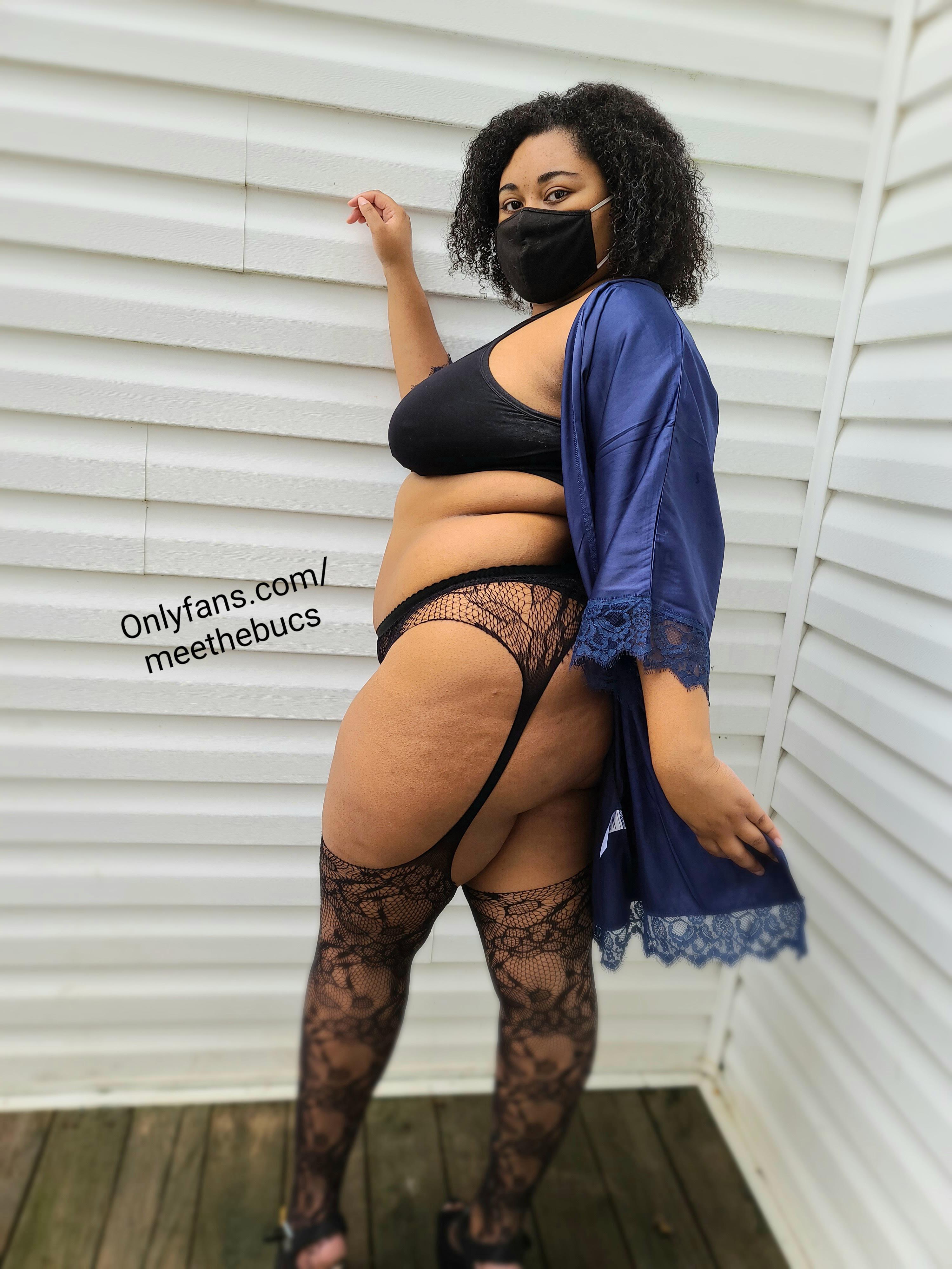 Are you gonna say something or keep staring? 😏 | Scrolller