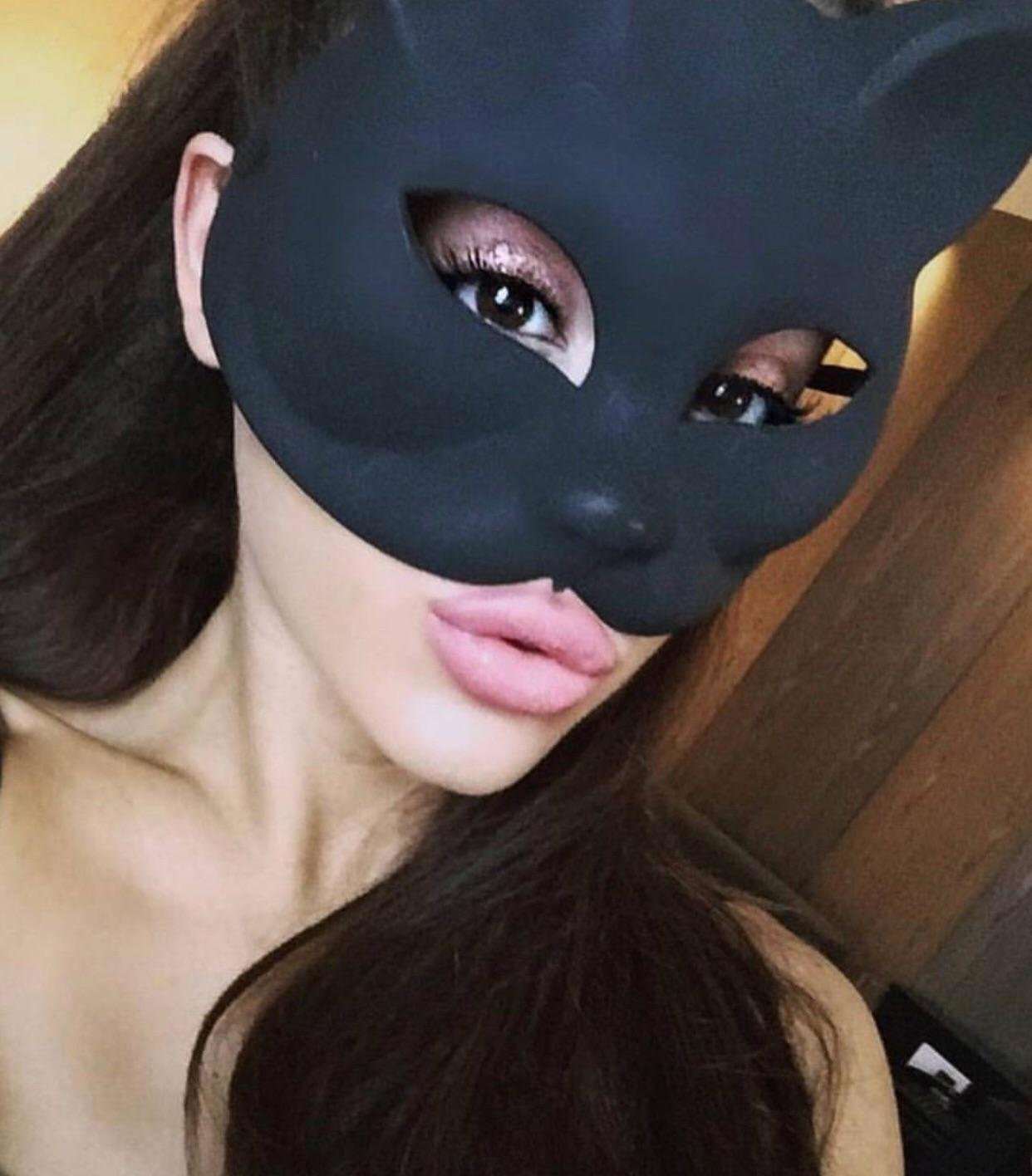 Discover more like DSLs: Ariana Grande and Related Content | Scrolller