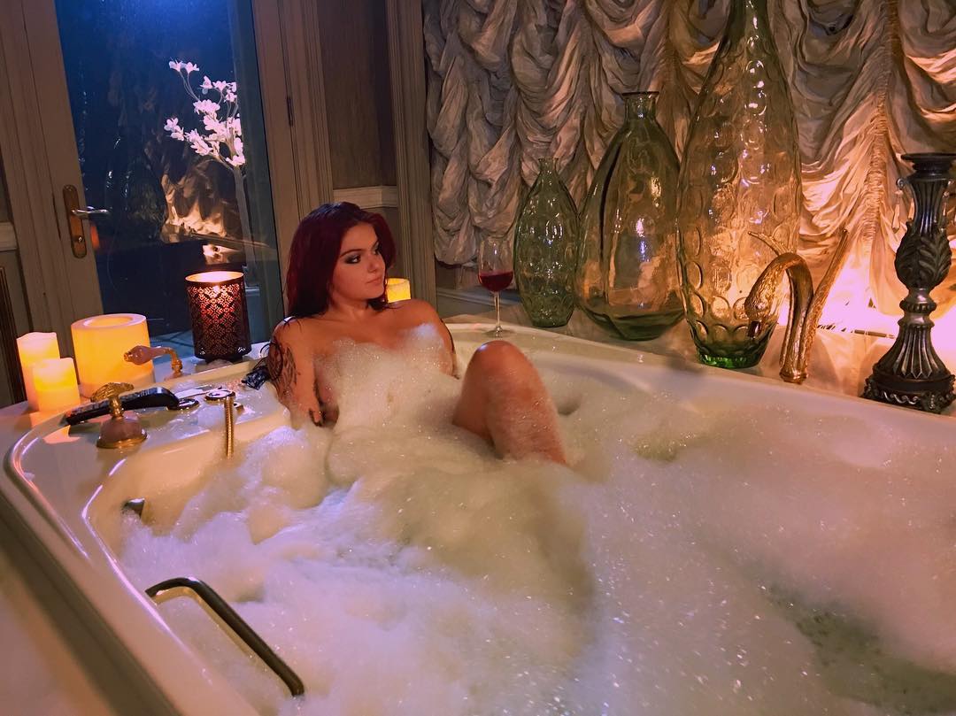 Ariel Winter (Modern Family) Tribute (x-post /r/Thick) | Scrolller