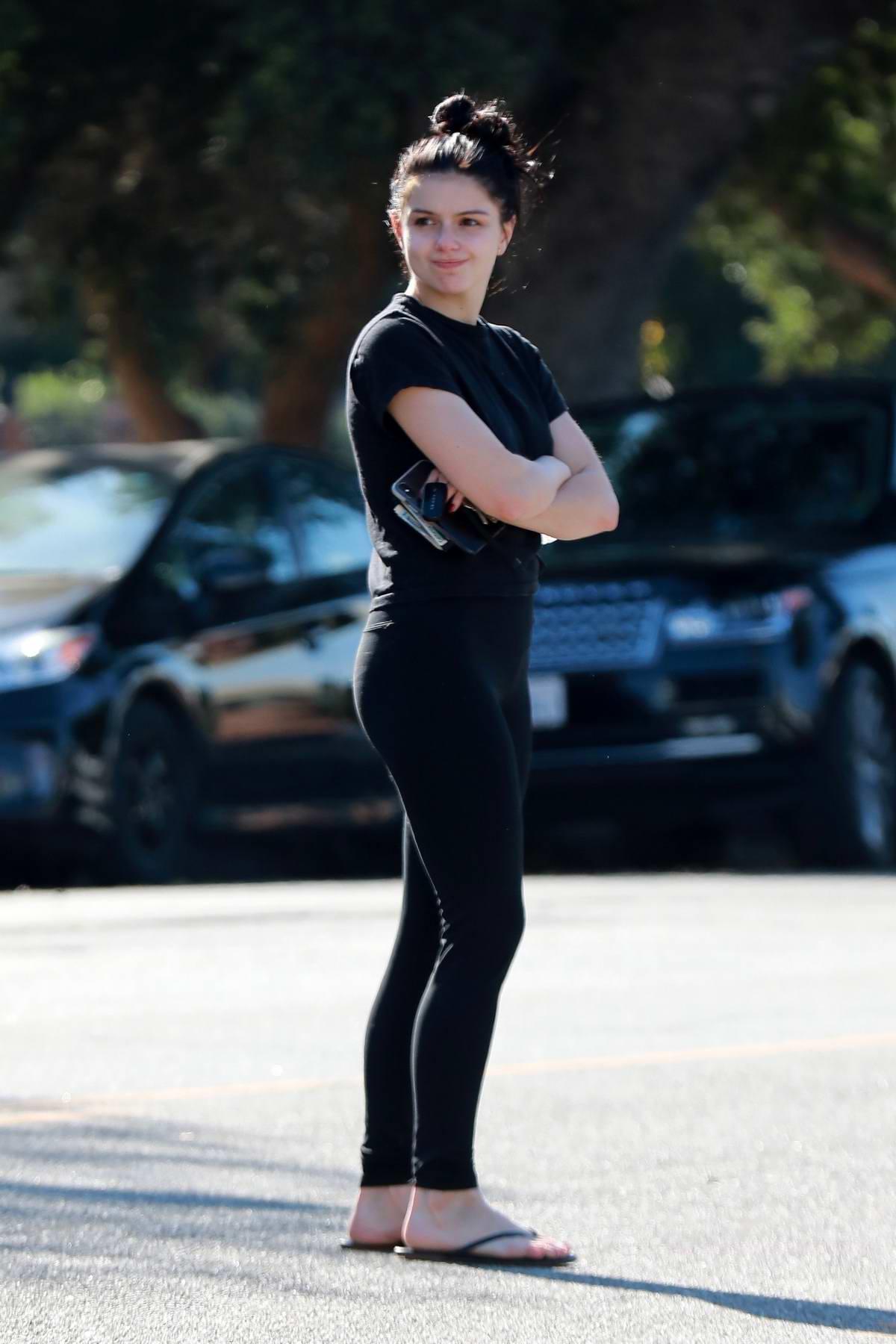 Ariel Winter Scrolller