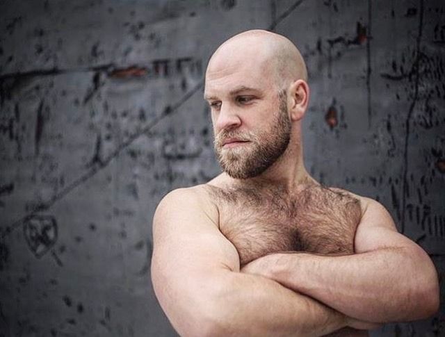 Arms crossed | Scrolller