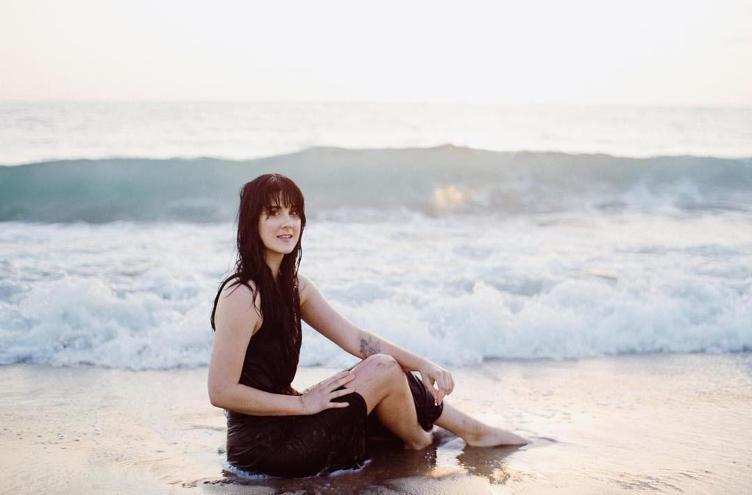 Arryn Zech - Ocean Background (By Strain Photography) | Scrolller