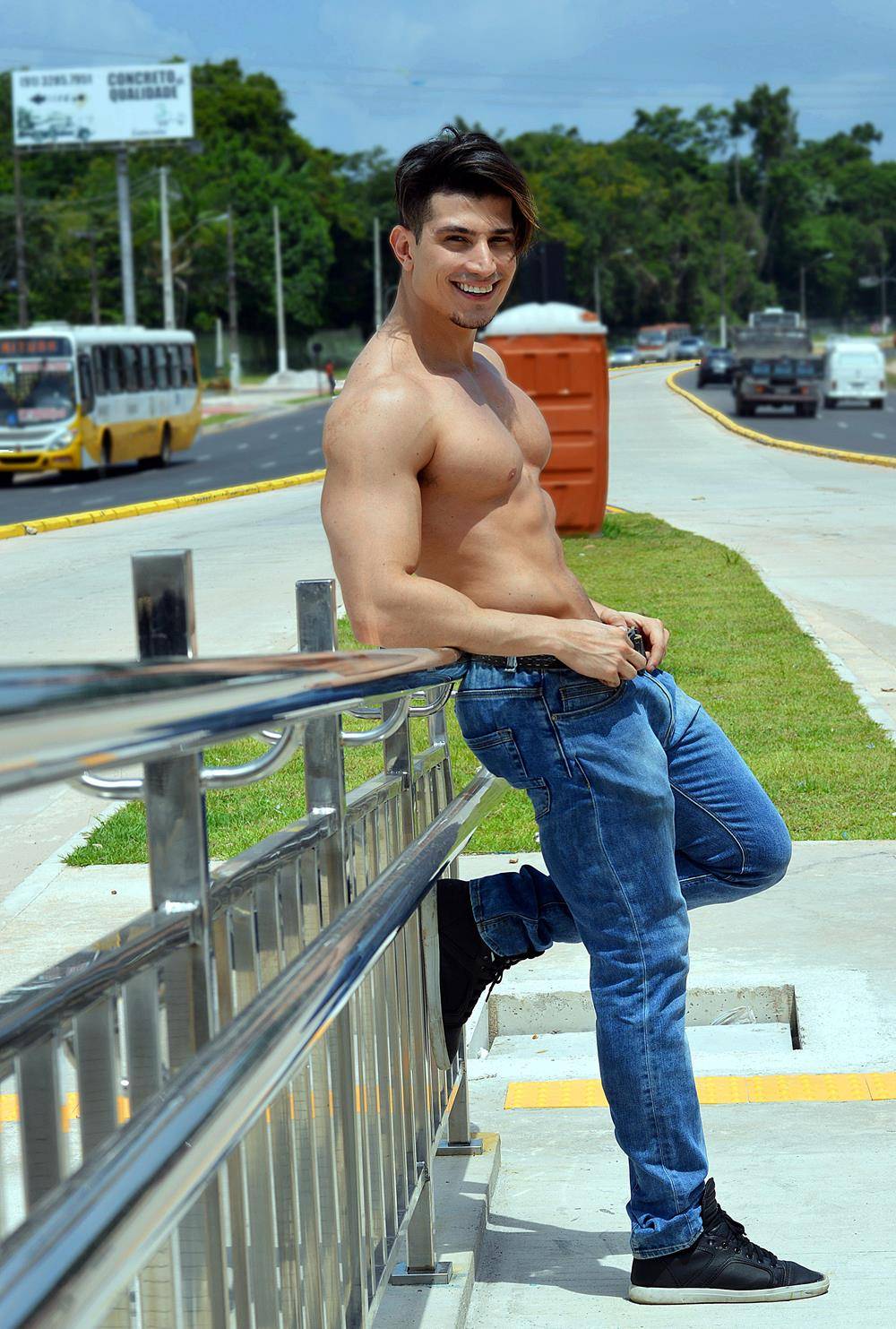 Arthur Levy | Scrolller