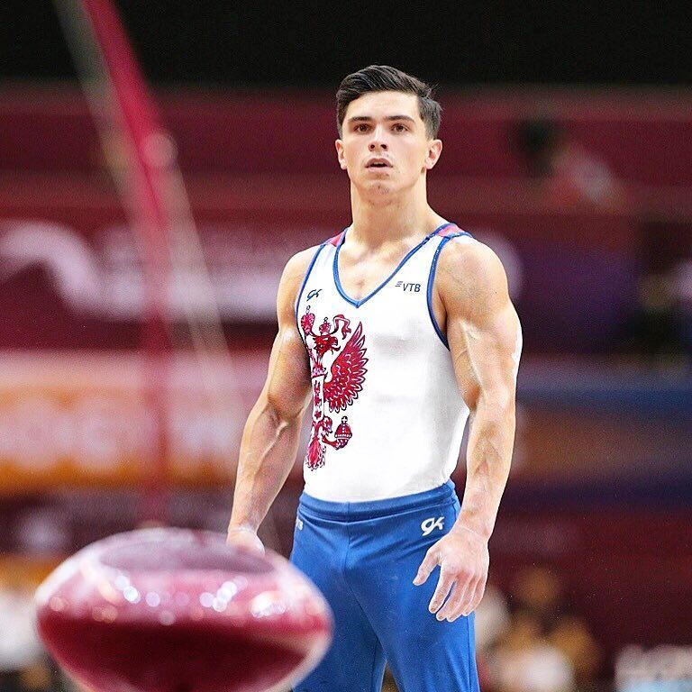 Artur Dalaloyan and his competition bulge | Scrolller