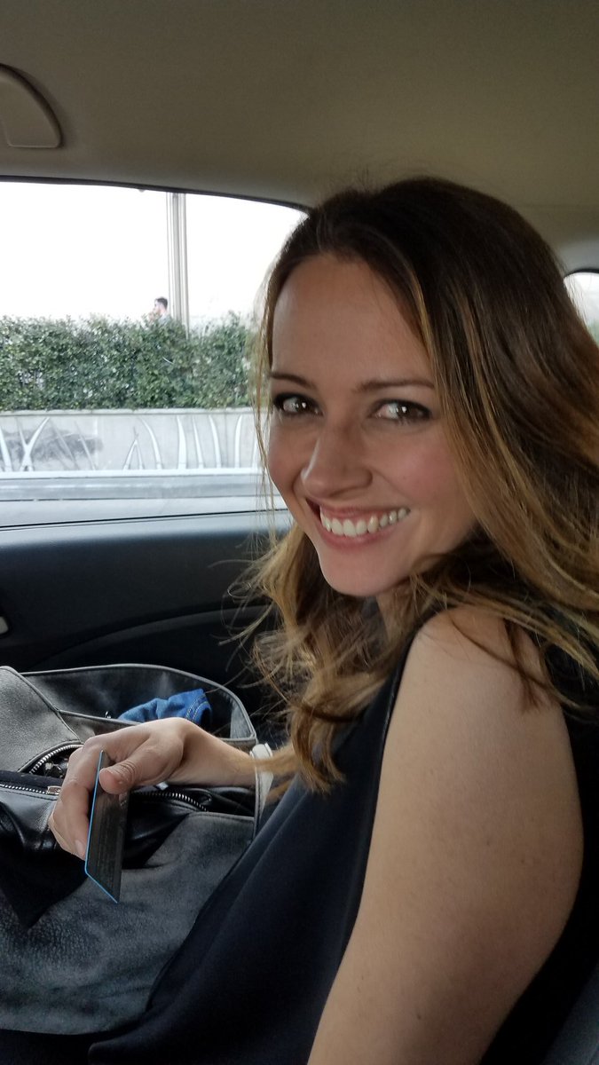 As she arrives... Does this woman ever NOT look fabulous? (amyackerfan.com) | Scrolller