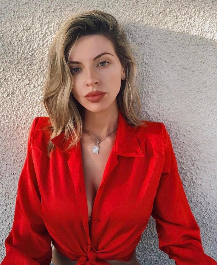 Ashley schultz | Scrolller