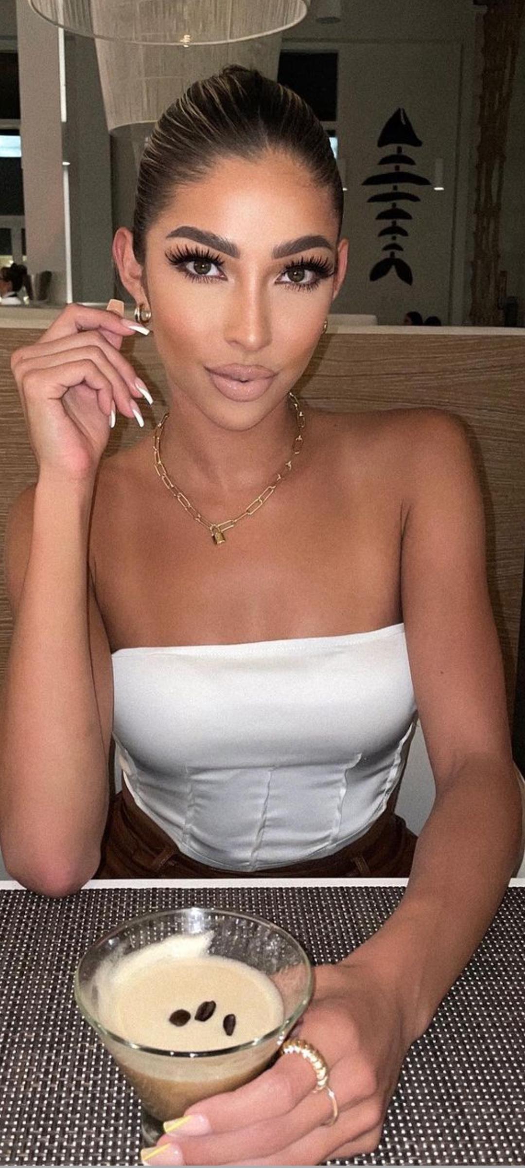 Audrey Diaz | Scrolller