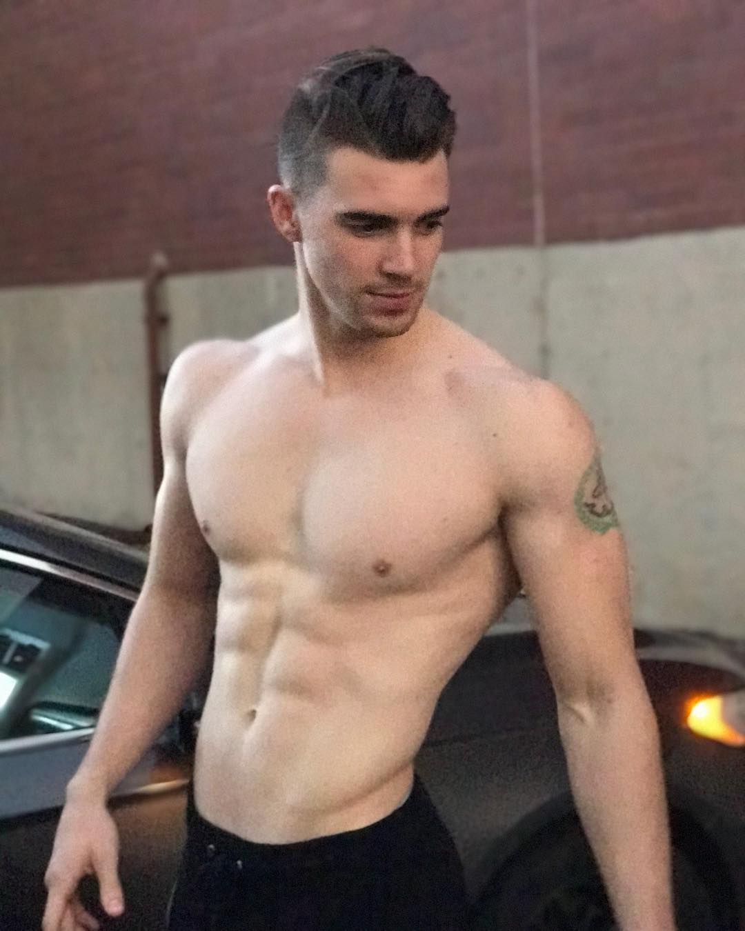 Austin North | Scrolller