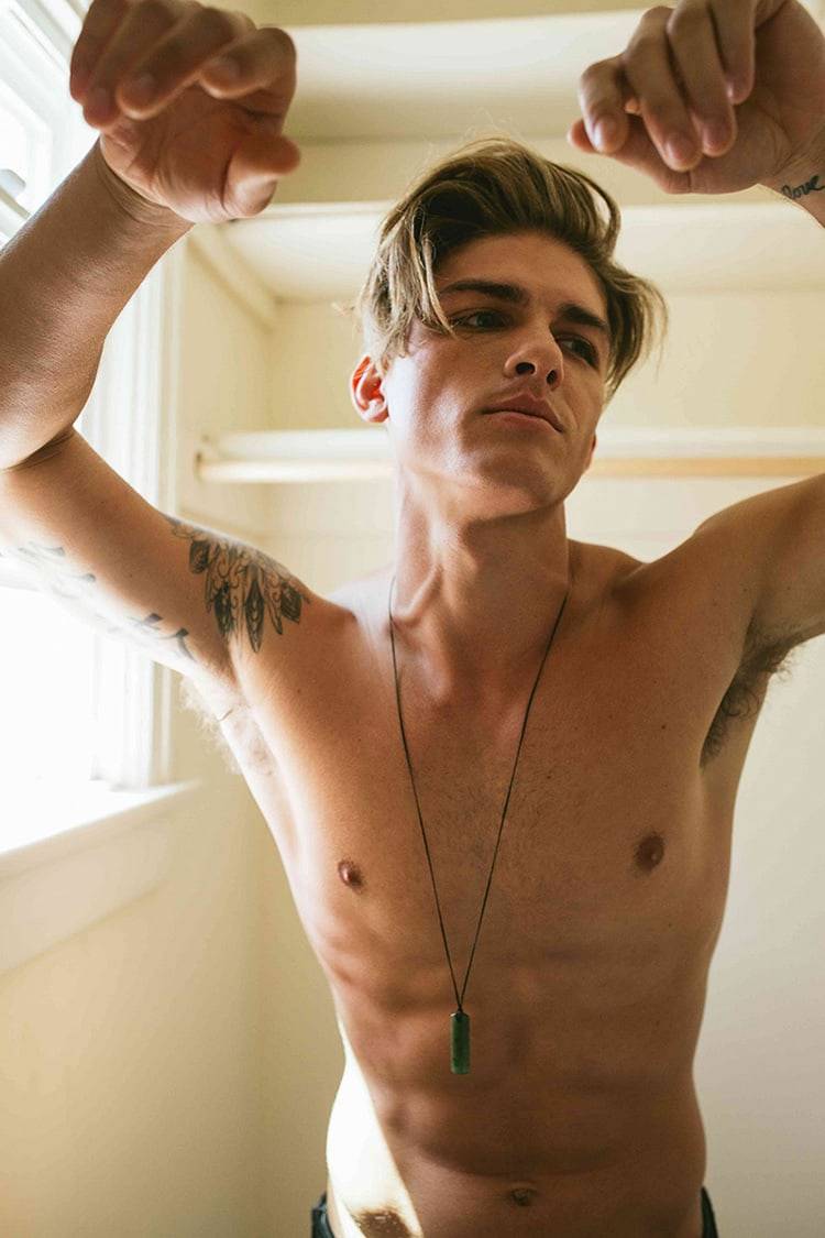 Austin Victoria | Scrolller